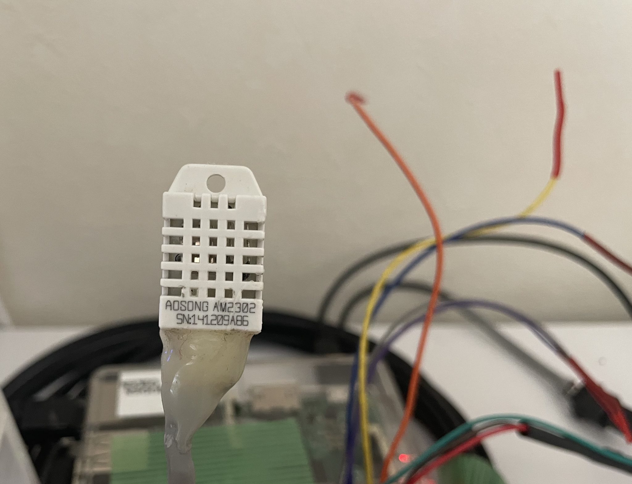 【Python】「Adafruit_Python_DHT」ライブラリと「AM2302」を使って「温湿度センサー」を作ってみた ...